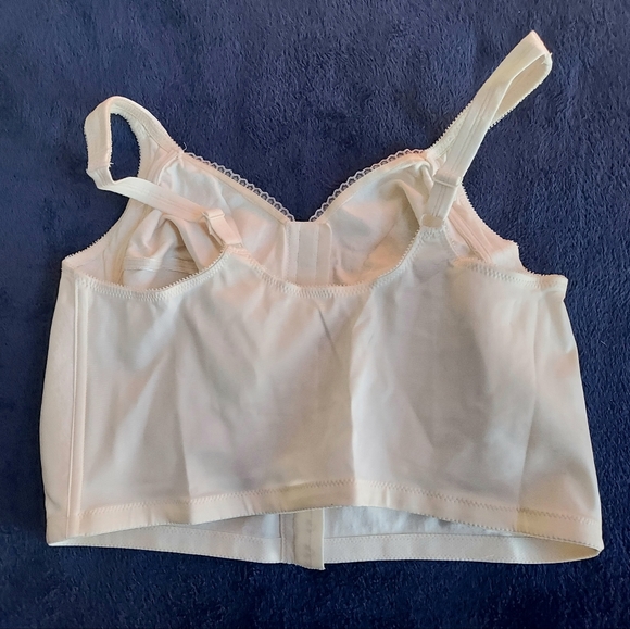 Intimates & Sleepwear | Nwot Ladies Leading Lady Ecru Front Close ...